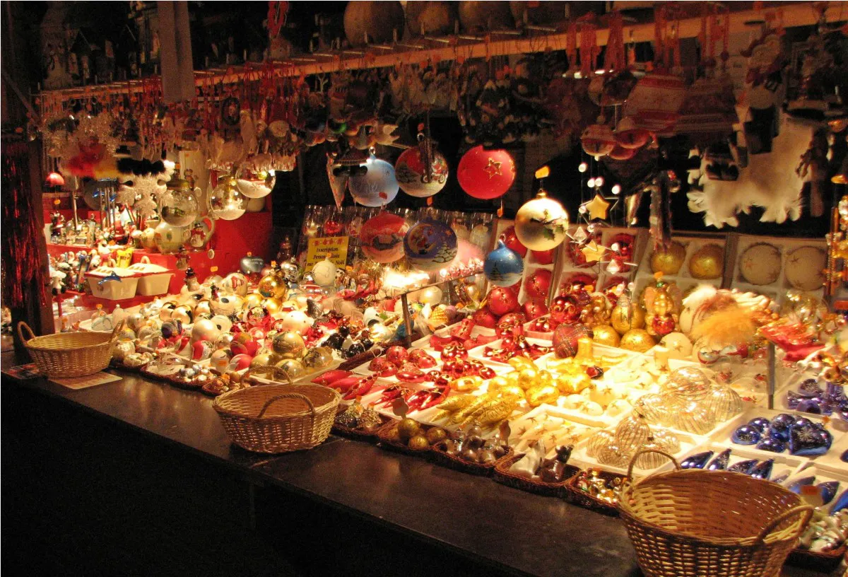 Ashbourne Christmas Food and Gift Fair at The Market Place, Ashbourne ...
